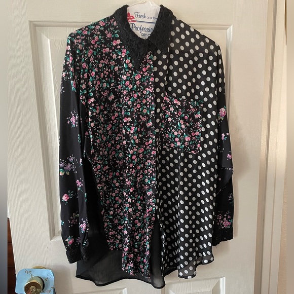 Contempo | Tops | 9s Black Sheer And Solid Pink Flowers Black And White ...